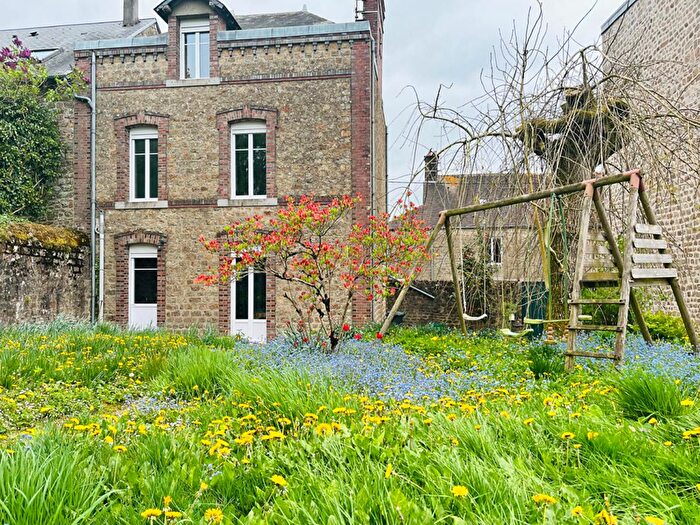Maison à vendre - La Ferté-Macé - 6 pièces - 4 chambres