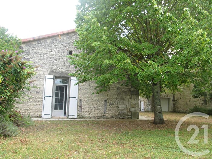 Maison à louer - Segonzac - 4 pièces - 3 chambres