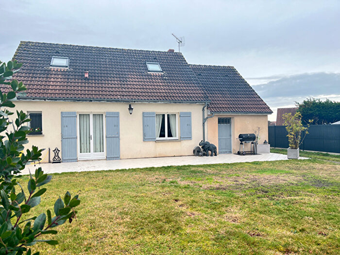 Maison à vendre - Saint-Denis-de-lHôtel - 4 pièces - 3 chambres