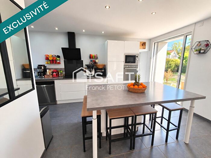 Maison 6 pièces à La Jonchère, à vendre