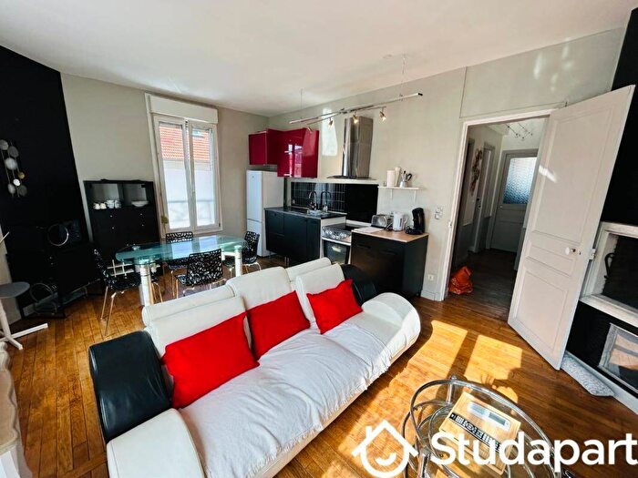 Appartement à louer - Laon Zola-Neufchâtel-Orgeval, Reims - 3 pièces - 2 chambres