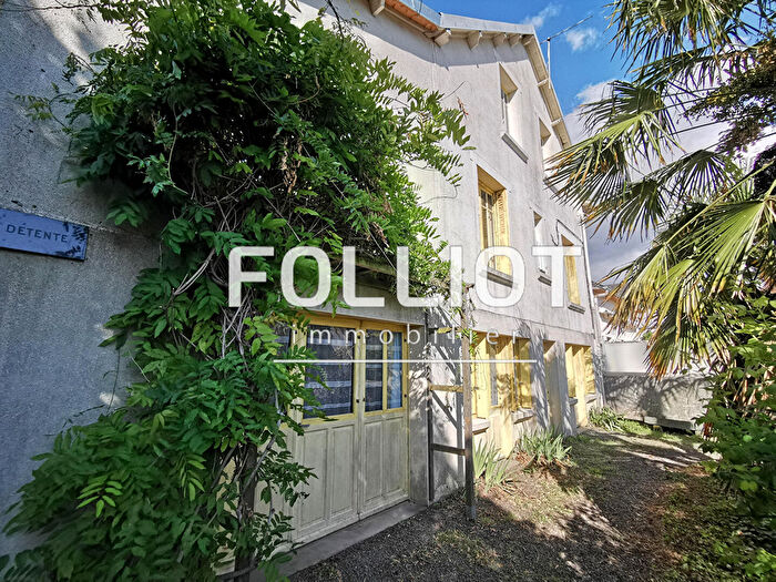 Maison à vendre - Saint-Jean-le-Thomas - 13 pièces - 10 chambres