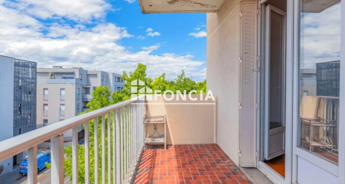 Appartement à vendre - Vénissieux, Centre-ville - 4 pièces