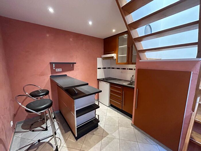 Appartement à louer - Centre Ville, Saint-Quentin - 2 pièces - 1 chambre