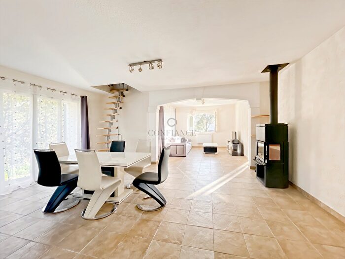 Maison à vendre - Pierrefeu - 5 pièces - 4 chambres