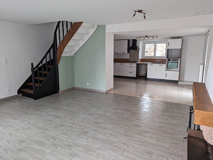 Maison à louer - Saint-Fulgent - 4 pièces - 3 chambres