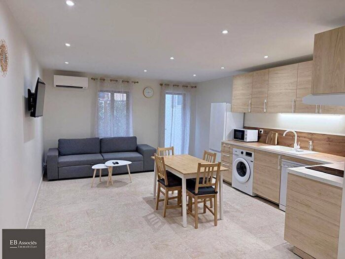 Appartement à louer - Neuville-sur-Saône - 2 pièces - 1 chambre