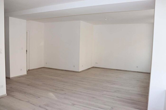 Palais de Justice-Saint Eusebe-Pont, Auxerre : Appartement 3 pièces à louer