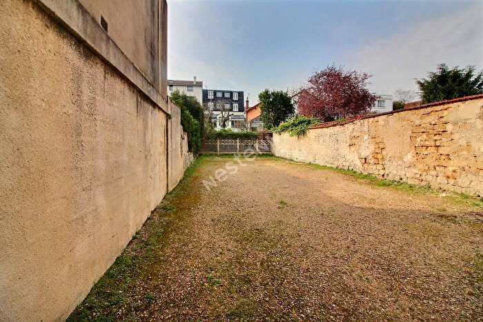 Maison 4 pièces à vendre - Suresnes, République