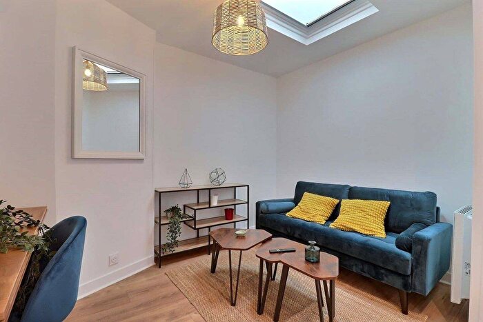 Appartement à louer - Lorette-Martyrs, Paris ème arrondissement - 1 pièce