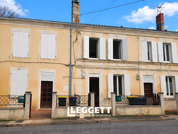 Ruelle-sur-Touvre : Maison 10 pièces à vendre