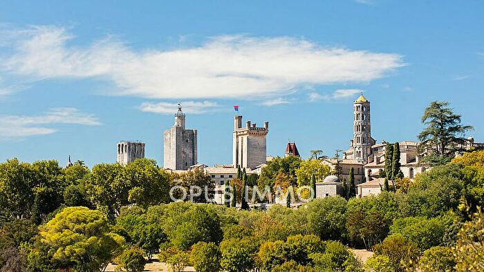 Appartement à vendre - Uzès - 4 pièces - 3 chambres