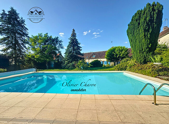 Maison à vendre - Joigny - 10 pièces - 7 chambres