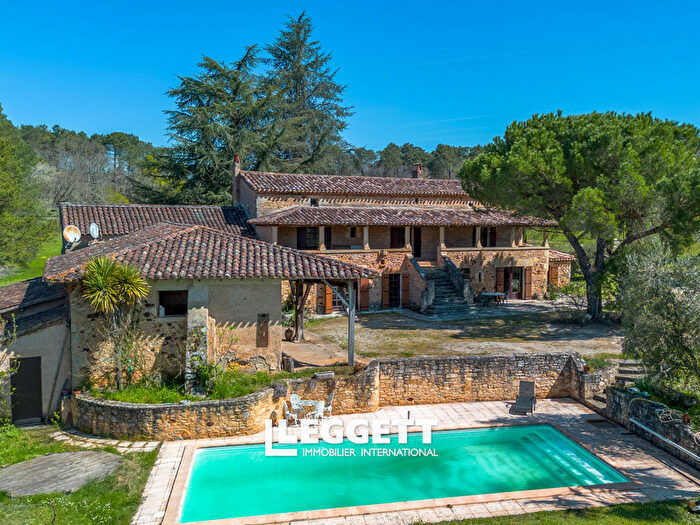 Maison à vendre - Fumel - 9 pièces - 3 chambres