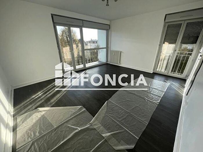 Appartement à louer - Centre, Château-Thierry - 1 pièce