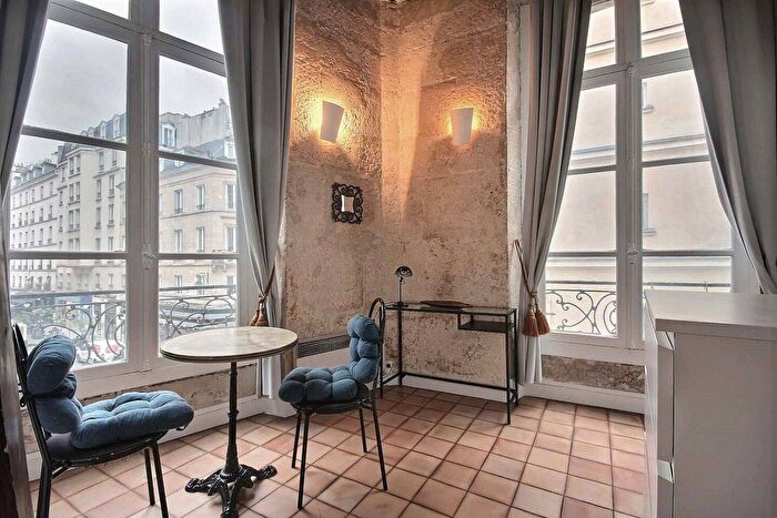 Appartement à louer - Saint Germain des Prés, Paris ème arrondissement - 1 pièce