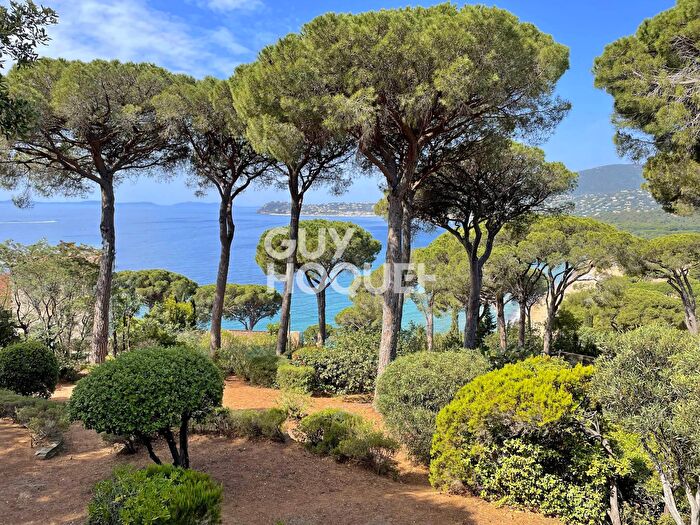 Maison à vendre - La Croix-Valmer - 8 pièces - 6 chambres