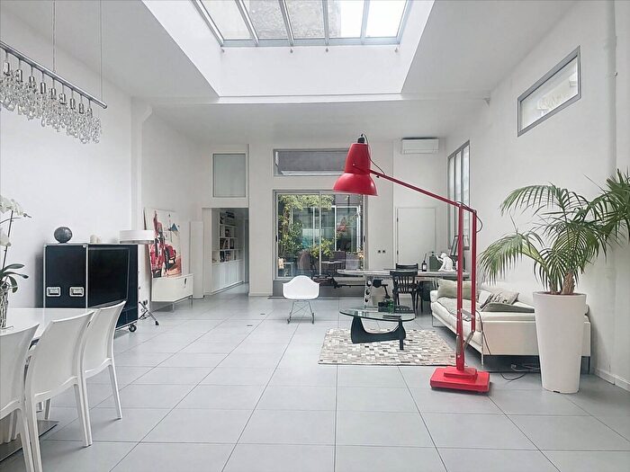 Appartement à louer - Grange Aux Belles-Terrage, Paris ème arrondissement - 4 pièces - 3 chambres