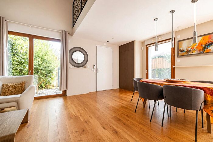 Romainville, Bas Pays : Maison 5 pièces à vendre