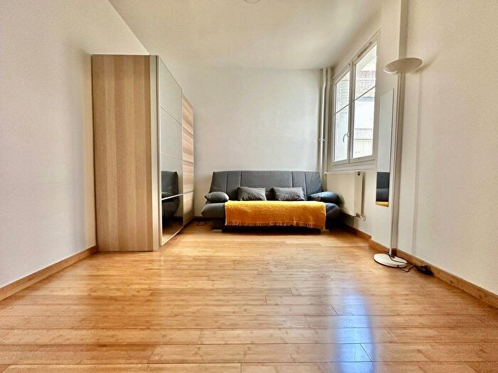 Léon-Blum Folie-Regnault, Paris 11ème arrondissement : Appartement 1 pièce à louer
