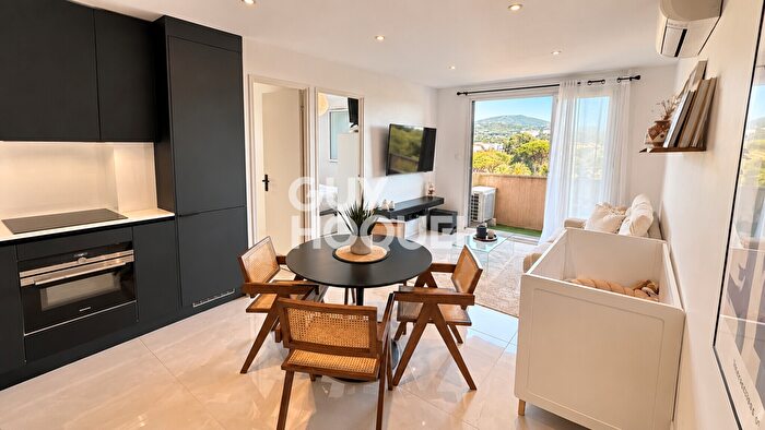 Appartement 2 pièces à vendre - Cavalaire-sur-Mer, Centre-ville