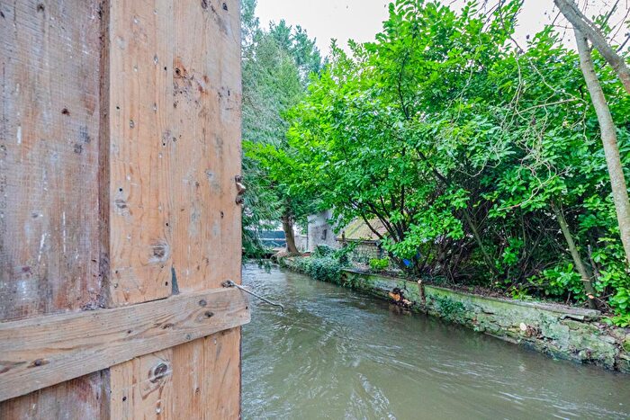 Maison à vendre - Saint-Clair-sur-Epte - 6 pièces - 4 chambres