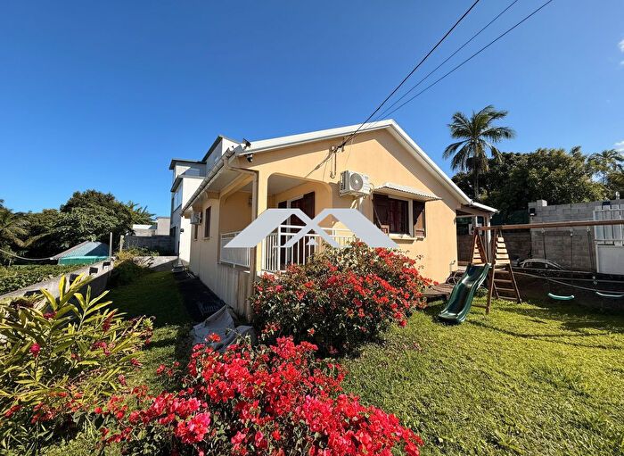 Petite-Île, Centre-ville, Piton du Calvaire : Maison 4 pièces à vendre