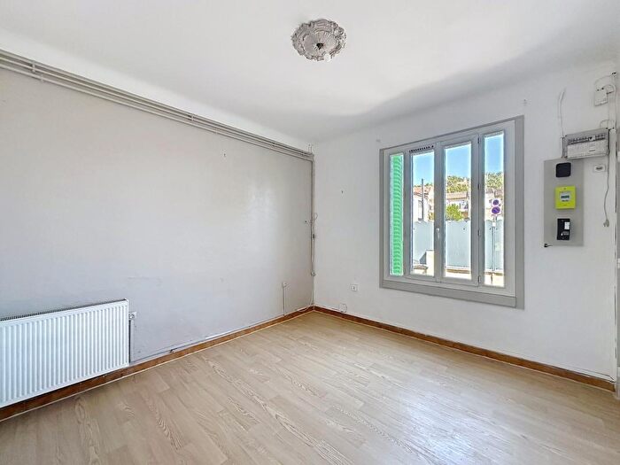 Châteaurenard, Centre-ville : Maison 2 pièces à louer