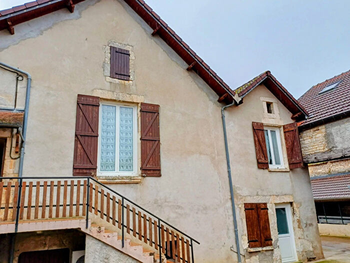 Maison à vendre - Tanlay - 6 pièces - 3 chambres