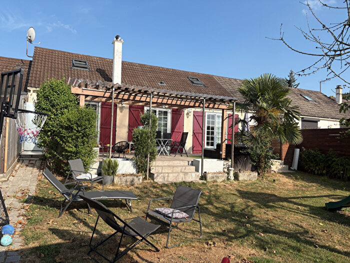 Maison 6 pièces à vendre à Villeneuve-le-Comte