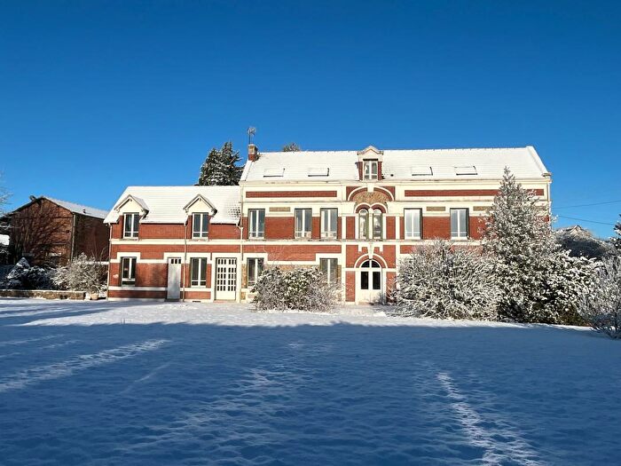 Maison à vendre - Grandvilliers - 9 pièces - 6 chambres