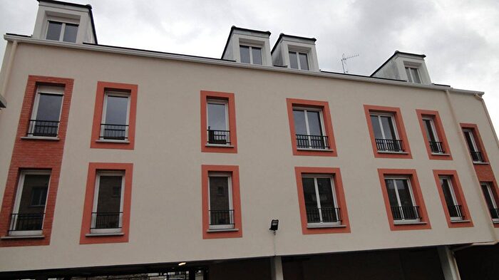 Appartement à louer - Creil - 3 pièces - 2 chambres