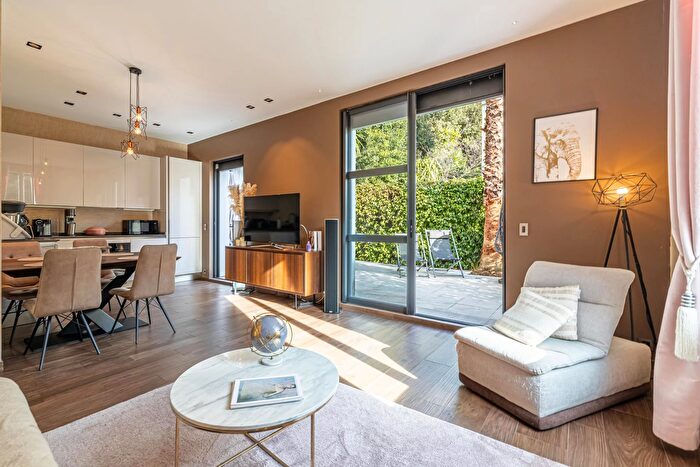 Appartement à louer - Nice, Chambrun - 3 pièces - 2 chambres