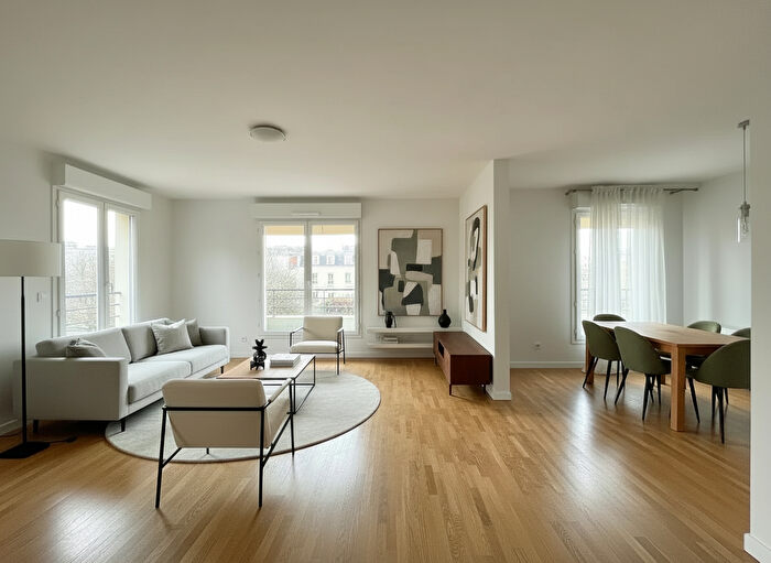 Appartement à vendre - Enghien-les-Bains - 3 pièces - 2 chambres