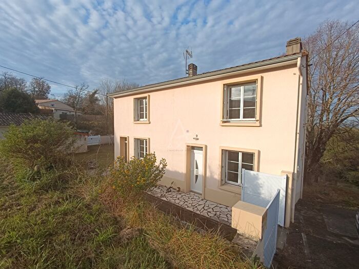 Maison à vendre - Saint-Yrieix-sur-Charente - 4 pièces - 3 chambres