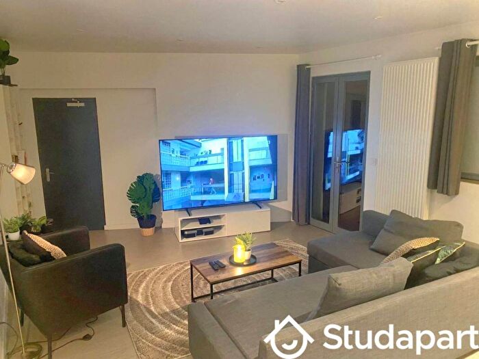 Appartement à louer - Saint Martin, Pontoise - 1 pièce - 2 chambres