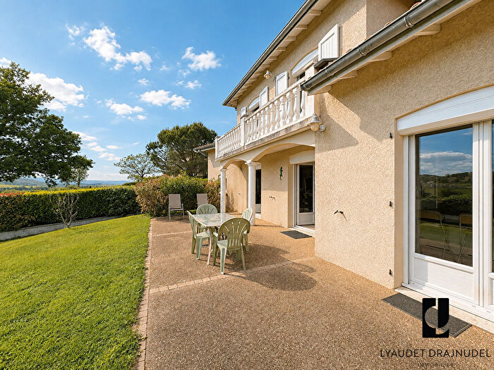 Maison 6 pièces à Lay, à vendre