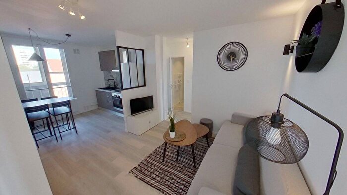 Appartement 1 pièce à Moulin à Vent-Ernest Renan, Vénissieux, à louer