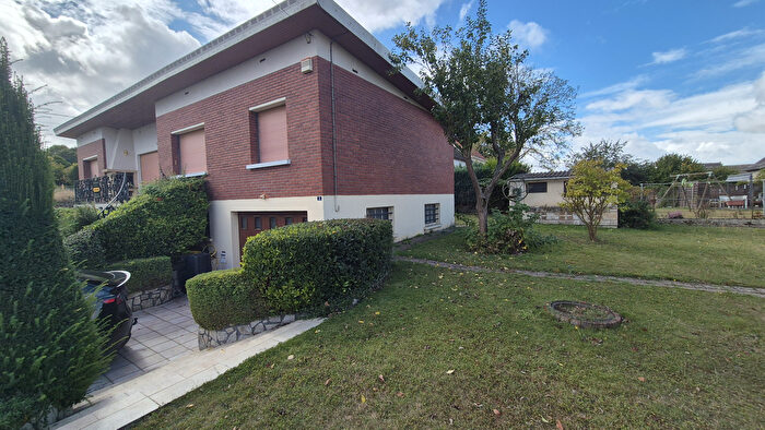 Maison 7 pièces à Neuville-lès-L uilly, Neuville-lès-Loeuilly, à vendre