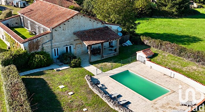 Maison à vendre - Souffrignac - 11 pièces - 8 chambres