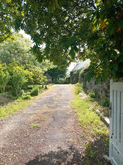 Maison à vendre - Favars - 12 pièces - 7 chambres