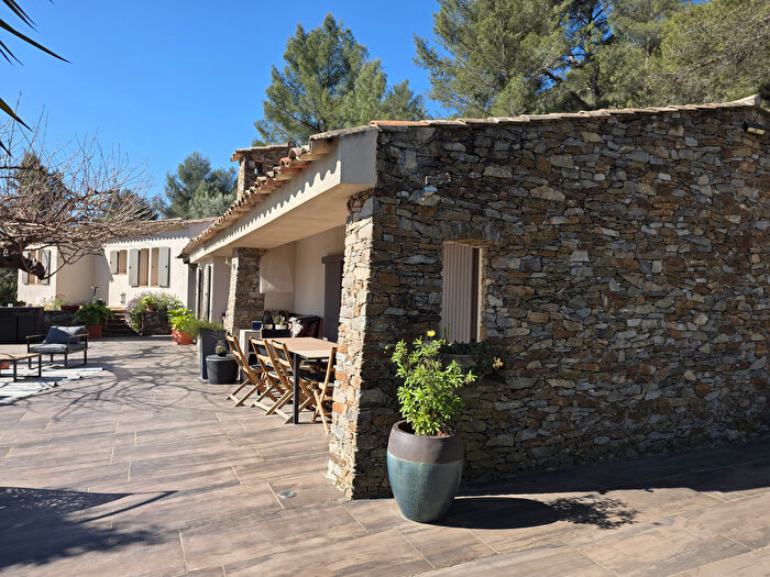 Maison 6 pièces à Cuers, à vendre