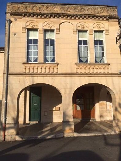 Appartement à louer - Blasimon - 2 pièces - 1 chambre