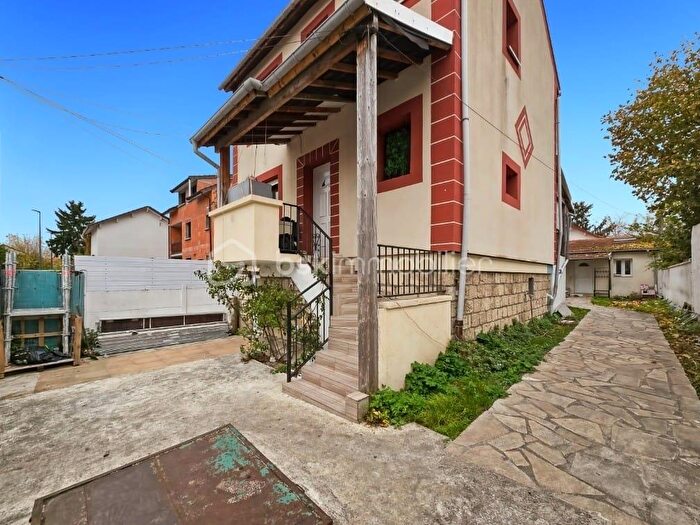 Maison à vendre - Bobigny, Edouard Vaillant - 9 pièces - 3 chambres