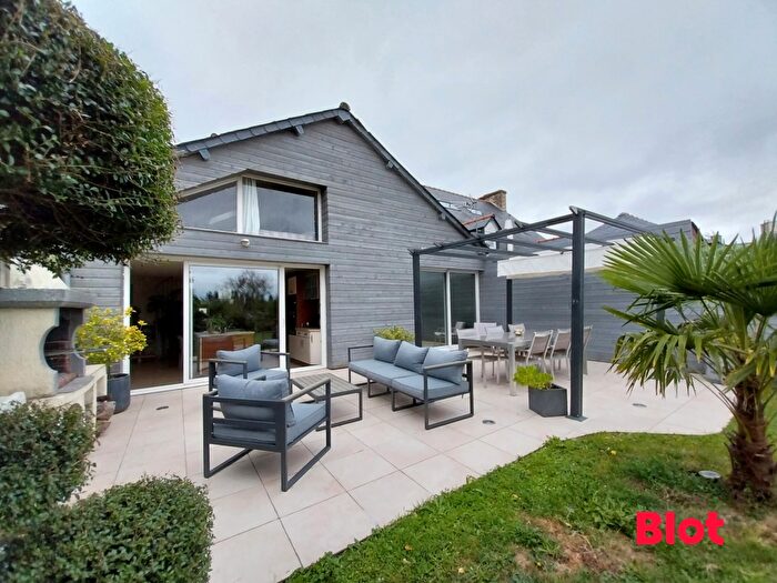 Maison à vendre - Saint-Guinoux - 5 pièces - 3 chambres