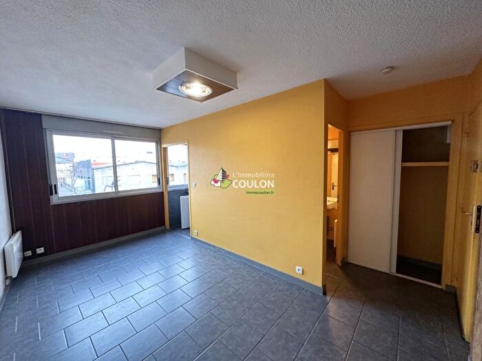 Appartement à louer - Clermont-Ferrand, Saint-Jacques - 1 pièce