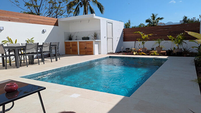 Maison à vendre - Saint-Pierre, Bois dOlive - 5 pièces - 4 chambres