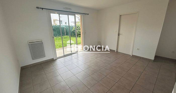 Tonkin-Pesque-Saint Julien, Lons : Appartement 2 pièces à louer