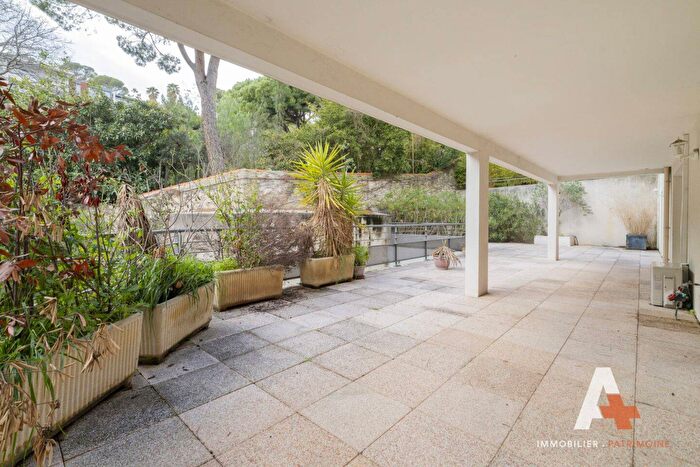 Appartement à louer - Marseille ème arrondissement - 4 pièces - 2 chambres