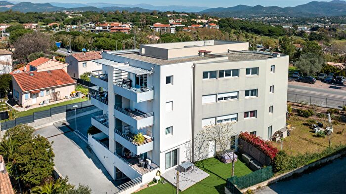 Appartement à vendre - Fréjus, Caïs - 3 pièces - 2 chambres